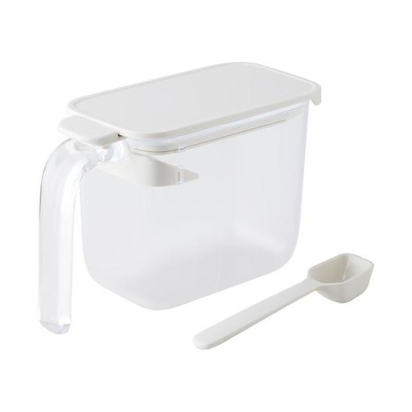 【商品説明】調味料がかたまりにくい、パッキンがついた調味料ポットです。　手元のボタンを押せばフタが奥に開き、ぎゅっと閉まっていてもワンタッチで開けられます。【仕様】●カラー：ホワイト　●材質：ケース／スチロール樹脂　フタ・すり切り板・スプー...