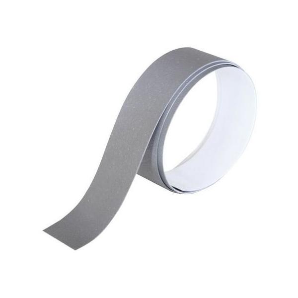 【仕様】●衣類・布製品用反射材粘着テープ●色：シルバー●サイズ：幅１８ｍｍ×長さ５００ｍｍ●材質：表面／ガラスビーズ加工（オープンレンズ型）、基材／ポリエステル、コットン、粘着剤／アクリル系粘着剤●接着できる素材：ナイロン、ポリエステル、綿...
