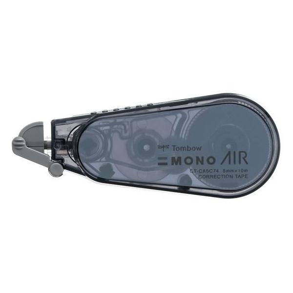 【商品説明】●エアータッチシステム搭載で、修正テープを切るための抵抗を軽減し、消し心地が大幅に軽くなっています。●上書きしても削れにくい高密着力テープで紙面にしっかりフィットします。●コンパクトなのにたっぷり使える１０ｍ巻きです。●静音設計...