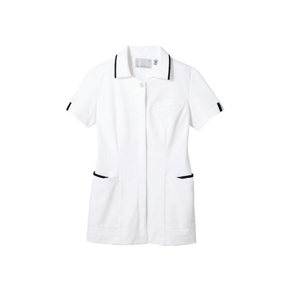 【商品説明】住商モンブランの半袖ナースジャケット。アクセントカラーを効かせておしゃれに演出。襟元の配色が顔まわりをすっきりと、袖口スリットの配色が二の腕をほっそり見せます。後ろは高めの位置にベルトデザインを入れて、すらりと脚長に。持ち物が取...