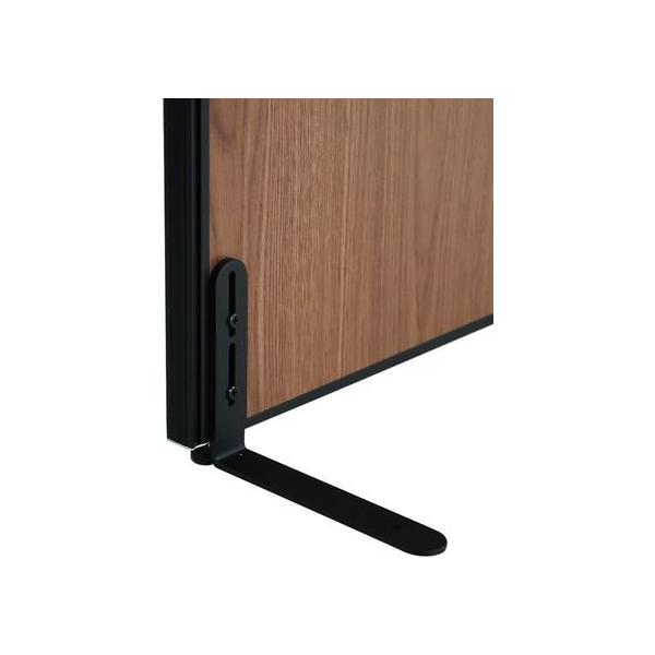 【商品説明】［安定脚フラットタイプ］厚さ約３ｍｍのフラットタイプで躓きづらく、カーペットやデスク下などに差し込むことができます。　アンカーボルトで床面に固定可能。（アンカーボルトは付属しません）【仕様】●カラー：ブラック●サイズ：幅２３０×...