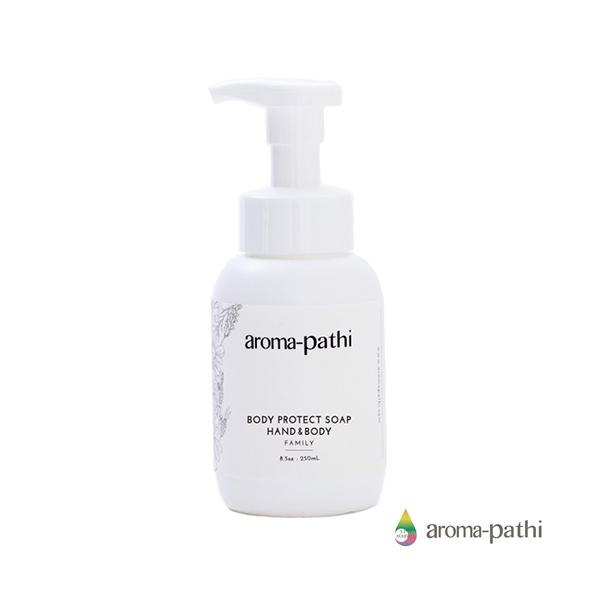 肌本来が持っている「自然保護力」を高め、余分な汚れだけを落としながら、潤いある健やかな肌へと育みます。