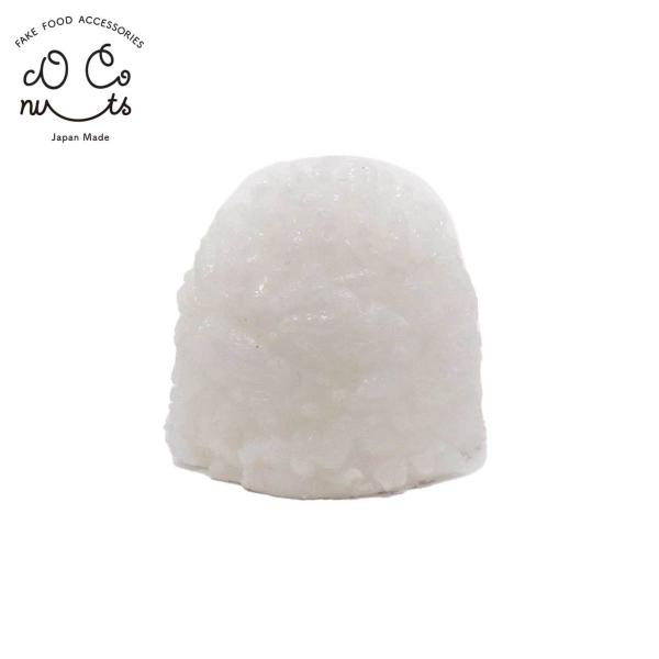 本物そっくり、お供えお仏飯の食品サンプルです。お手持ちの仏器に乗せるだけ(仏器は付属しません)。汚れても洗剤を使ってきれいに洗うことができます。浄土真宗大谷派(東本願寺)以外のどの宗派にも使えます。職人がひとつずつ手作りしています。安心の日...