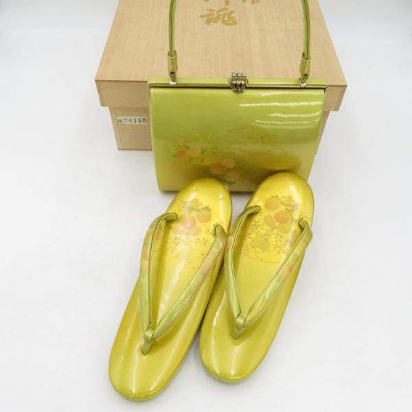 ■商品コードec11852■商品情報アイテム: 草履・バッグセット対象: レディースカラー: グリーンイエロー x ゴールド幅：18cm x 高さ：15cm x マチ：8cmJP靴サイズ：23.5cm[ 付属品 ]保存箱[ 保証期間 ] 初...