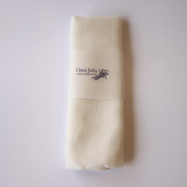 ラミーは、リネンに比べるとコシのある軽やかな手触りが特長です。また、麻の繊維は、どの素材も吸水性と速乾性に優れているのが特長です。繰り返しのお洗濯にも強く、丈夫で長持ちするスタッフのイチオシ商品です。水通しすると縮みます。品質：ラミー100...