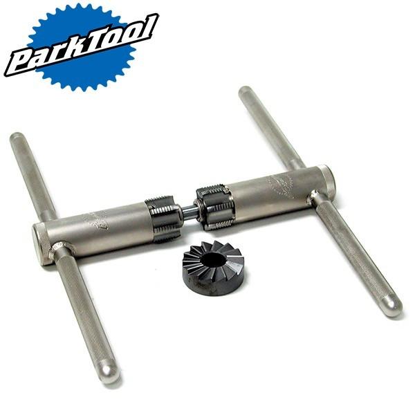 フレームのBBシェルにネジ立てを行う精密切削工具。ネジ立て作業の後、BBシェルのバリ取り、面出しに使うフェースカッターを標準装備しています。BTS-1にはBC1.37×24の左右タップを標準装備しています。「BFS-1 BBフェーシングセッ...