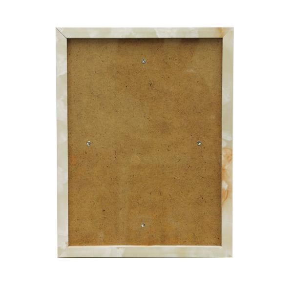 タテ・ヨコどちらでも使えます。裏面スタンド付商品サイズ　本体：212×162×15mm　額幅：10mm収納サイズ：150×200mmJANCD：4521718050737【銀行振込・コンビニ決済】等前払い決済予定のお客様へ当商品は弊社在庫品...