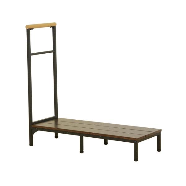 ●掴みやすい丸棒状の手摺りがついた玄関台で、玄関の昇り降りの負担を軽減することができます。●シックな木目調の地板は、滑りにくいすのこ状で仕上げました。●アジャスター付きで、勾配のある玄関でも水平に設置できます。●片手摺り仕様　幅91cmで、...