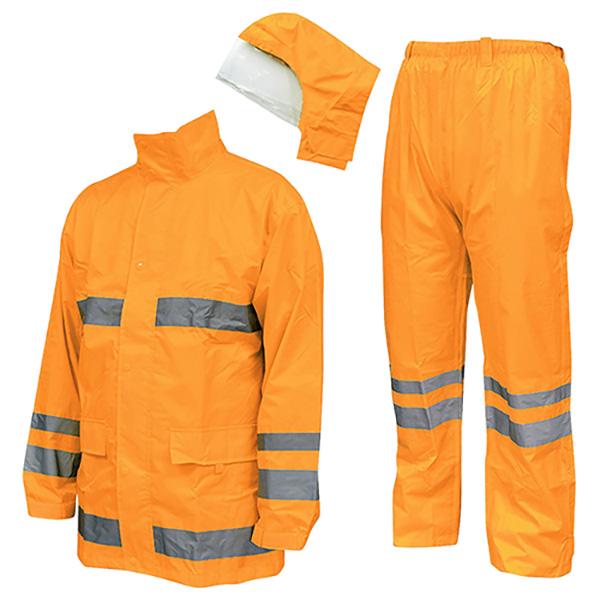 高輝度反射素材と鮮やかなハイビズカラーで夜の視認性を向上したレインスーツです。【用途】レインウェア。【機能】クリア部分を拡大した着脱式のパノラマワイドフードを採用しています。高輝度ガラスビーズ反射帯を360度全方向に採用しています。上下ワン...