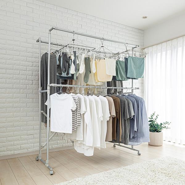 ・アコーディオン式伸縮なので幅90〜148cmまで無段階に調節可能・専用の伸縮竿を使って上下２段にたっぷり干せる大容量タイプです・高さ調整ができるので、たくさん干せるだけでなく乾きやすさもポイントです・室内でふとんや敷きパッドを干すのにも最...