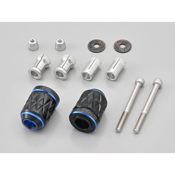 商品説明アルミの無垢素材から繊細で丁寧な加工で削り出し、2色のコントラストがきわだつデュアルアルマイトで仕上げました。カスタムの定番でもあるダイヤ形状を、工芸品「江戸切子」をモチーフに表現。一部のSUZUKI車や市販品に多い中空パイプハンド...