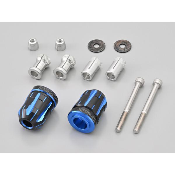 商品説明アルミの無垢素材から繊細で丁寧な加工で削り出し、2色のコントラストがきわだつデュアルアルマイトで仕上げました。「スクラッチ」にエッジを効かせ幾何学模様にモディファイ。一部のSUZUKI車や市販品に多い中空パイプハンドル、エンド貫通タ...