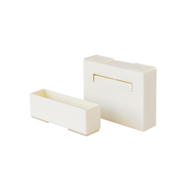 LABRICO（ラブリコ）シリーズ 賃貸向けDIY商品1×4材のスリム感をそこなわないシンプルなデザインに、強力突っ張り機構を内蔵。工具不要！1×4材にかぶせて突っ張るだけで簡単に取り付けできます。使用サイズは縦方向で1850mmまで。横方...