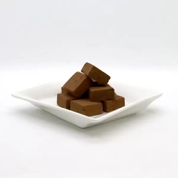 【地域限定送料無料】(※北海道・沖縄・一部離島等除く) 業務用食品★ベルリーベ生チョコオリジナル72個【冷凍】高級品として有名なベルギー産チョコレートを使用。たっぷりの生クリームで口どけの心地良さが特長です。＜アレルゲン＞乳、大豆解凍方法:...