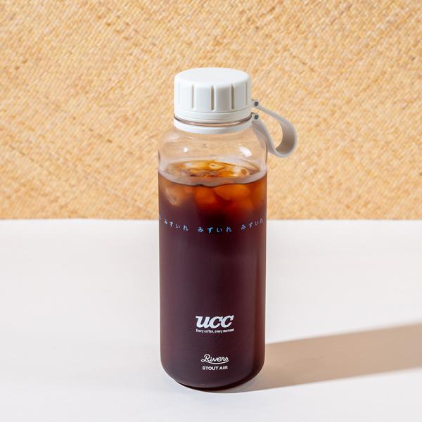 ※置き配には対応しておりません。■商品説明大人気のアウトドアブランド「Rivers（リバーズ）」でオリジナル制作した、今しか手に入らない特別なマイボトル。アウトドアマン必須の頑丈な軽量ボトル「スタウト エア」は、丈夫かつ空気のように軽いのが...