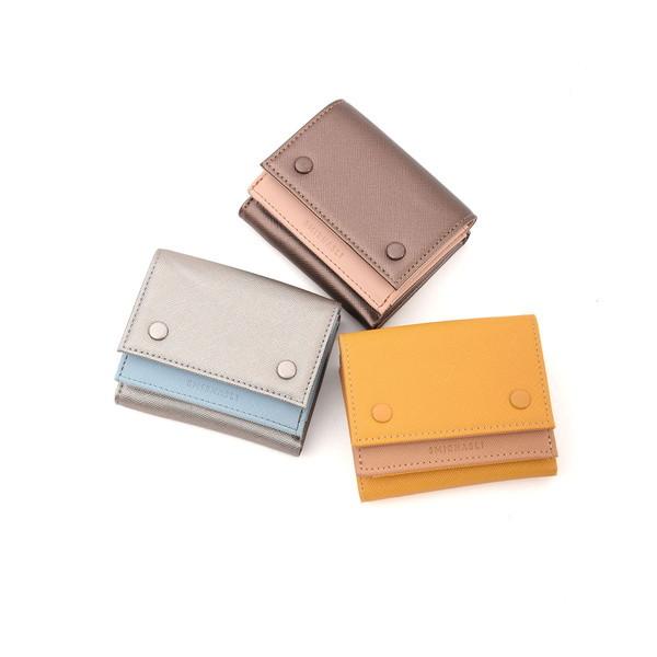 SMIR NASLI(サミールナスリ)から再利用のペットボトルから生まれた地球にやさしい素材で作られた定番ウォレットに新色登場。サミールらしい綺麗なカラーコンビネーションがポイント。使うたびに可愛いカラーで気分も上がるアイテムです。可愛いだ...