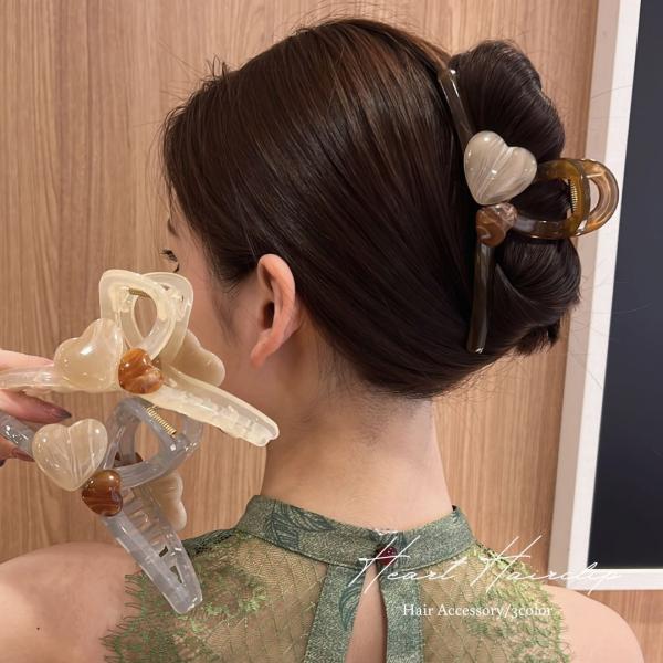 ☆★☆★☆まとめ買いがお得☆★☆★☆【メール便・定形外合計2980円で送料無料】【2980円以上お買い上げで100円offクーポン有】【商品説明】トレンドのくすみカラーとハートのストーンおしゃれなバンスクリップ。さっと髪の毛をまとめるだけで...