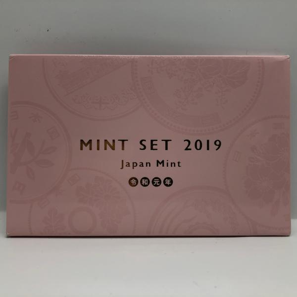 品名:ミントセット 通常貨幣セット 令和元年（2019年）額面:666円年銘板図案:己亥ミントセット/貨幣セット/記念硬貨/記念銀貨/記念コイン/平成/造幣局※商品写真は一例です。商品コインはケース未開封、新品同様〜美品クラスの状態良好の品...
