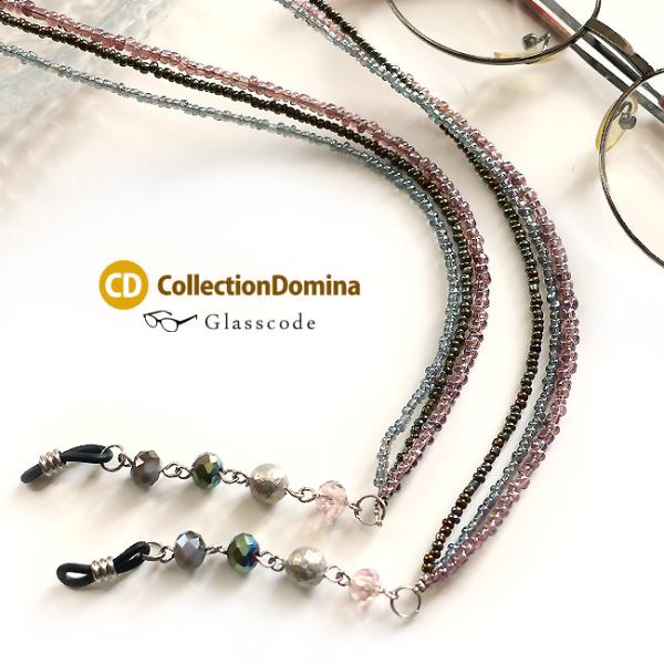 贅沢にビーズを使用したメガネチェーン商品情報 ●チェコビーズのサイズ：約0.6cm×0.8cm●シュリンクパールのサイズ：約8mm●全体の長さ：約80.0cm(ゴムパーツを含む)素材 : 真鍮、ビーズ、シュリンクパール、ゴム重さ：全体の重さ...