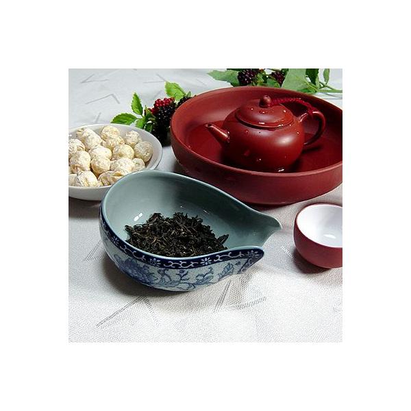 桂花（キンモクセイ）の香り豊かな安渓谷産の烏龍茶桂花ウーロン茶は、烏龍茶に薫香で金木犀の香りを付けています。また、金木犀の花びらも僅かに混ぜてあり、熱湯を注ぐとかぐわかしい上品な金木犀の香りが漂います。原産国地：中華人民共和国賞味期限：2年...