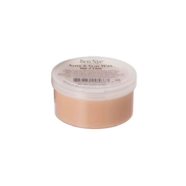 傷やこぶなどの特殊なメイクをする時に使用するメイク用ワックスです。メークアップワックス(三善製)、メークアップパテーに比べ、柔らかめです。