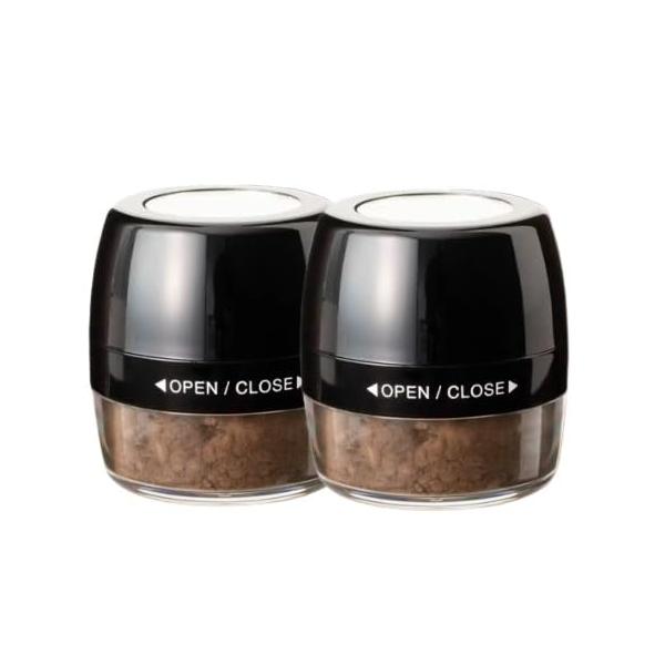 髪の気になる部分にポンポンとパフをたた くようにつけてください。その後パフで塗 布部分をのばすようにつけると、きれいに なじみます。お休み前には必ずしっかりと シャンプー等で洗い流してください。手軽で簡単、汗・水に強く手を汚しません。安全警...