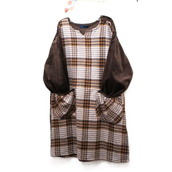 【送料無料】スウェード起毛×袖口リブ袖口、衿元のパール釦が華やかさをプラス！左裾にスリット入りで足さばきもらくちん。ゆったりシルエットでスッキリと体型カバーできます。気になる部分も隠れて安心です。＝＝＝＝＝＝＝＝＝＝＝＝＝＝＝＝＝＝＝＝●本...