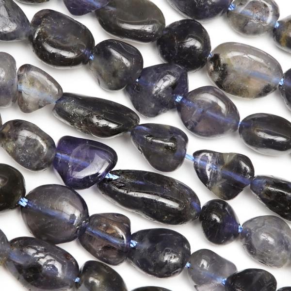 特記すべき項目※粒により記載ほどのサイズ差、穴周りのカケ、色味の誤差、ヘコミ、外キズ、黒い目立つ内包物がみられる粒、記載サイズ外のものが混じる場合がございます。材質アイオライト（Iolite/菫青石）サイズ約5.0-14.0×4.0-8.0...