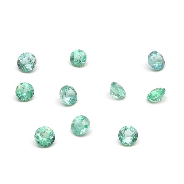 【こちらの商品は1コ販売になります】特記すべき項目※粒により目立つカケ・傷凹み・内包物がございます。※発色に個体差がある場合がございます。※ハンドカットの為、粒によって形状に差がございます。材質エメラルド（Emerald/翠玉/緑柱石）サイ...