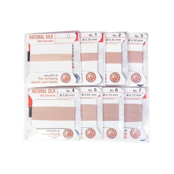 特記すべき項目※穴詰まり防止の為ビーズの穴とグリフィンコードの穴サイズをご確認下さいませ。※外袋にシワ、ヨレ、仕分け時の縛り跡がついている場合がございます。※同じカラーでもサイズにより色合いが若干異なる場合がございます。材　質 シルク糸 （...