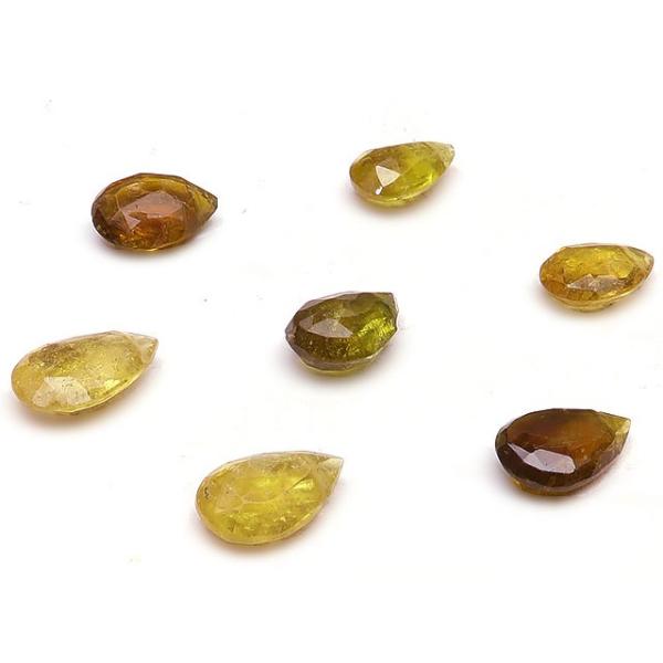 「こちらの商品は5粒販売になります」特記すべき項目※目立つ内包物・傷・記載ほどのサイズ差が見られます。※穴周りにカケが見られる粒がございます。※ハンドカットの為、粒によって形状に差がございます。※粒ごとに発色が異なりますが、選定は無作為とな...