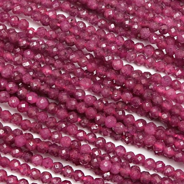 特記すべき項目※粒により記載ほどのサイズ差、穴周りのカケ、色味の誤差、ヘコミ、穴・外キズ、黒い目立つ内包物がみられる粒が混じる場合がございます。材質ルビー（Ruby/紅玉）サイズ約1.8-2.2mm（±0.3mm）穴径約0.3-0.5mm数...