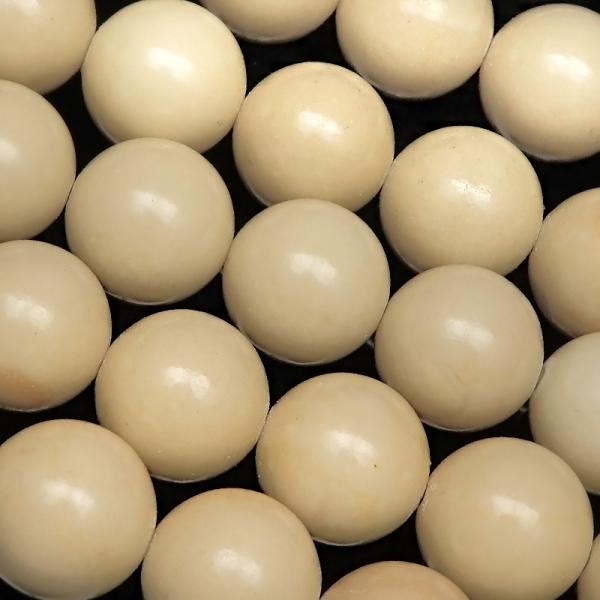 特記すべき項目※粒により記載ほどのサイズ差、凹みの見られる粒、歪な粒が混じります。材質リバーストーン（マーブル/大理石/RiverStone）サイズ約10.4-10.8mm（±0.3mm）穴径約1mm数・量1連約36cmになります関連ワード...