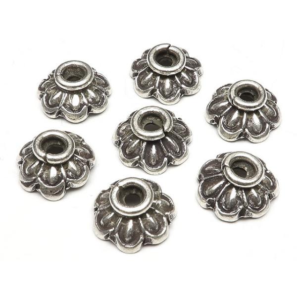 特記すべき項目※カレン族による手作業での銀細工の商品となります。手作りの商品となりますので個々形状、模様に違いがございます。材質カレンシルバー（SILVER純度95〜97％以上）サイズ写真をご参照下さい数・量2コになります関連ワードカレンシ...