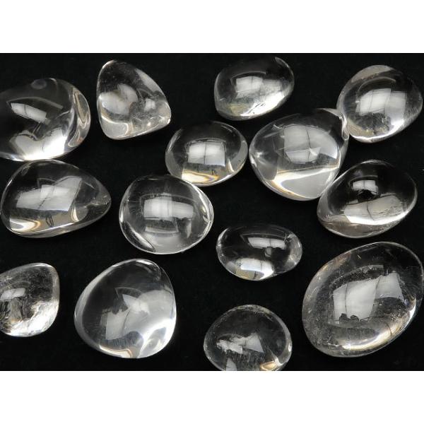 特記すべき項目※大小混合で4コが1セットになり、こちらは穴無しのお品になります。（セット済みにより小のみ、大のみ選択不可）※粒によって原石由来の外キズ・内傷・内包物、記載サイズ程のサイズ差がございます。材質天然水晶（クリスタル/クォーツ/C...