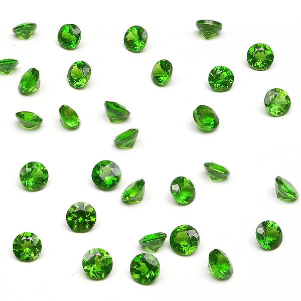 【こちらの商品は2コ販売になります】特記すべき項目※粒により目立つカケ・傷凹み・内包物が見られる場合がございます。※発色に個体差がある場合がございます。※ハンドカットの為、粒によって形状に差がございます。材質ダイオプサイド（Diopside...