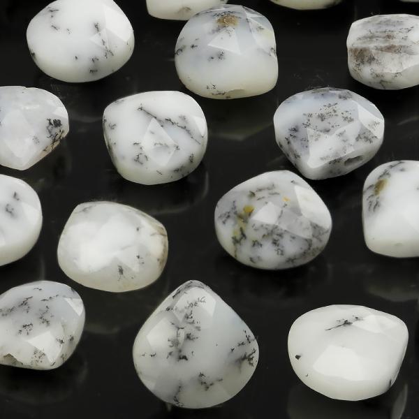 【こちらの商品は4粒販売になります】特記すべき項目※粒によって外キズ、凹み、歪み、茶色の内包物が見られる場合がございます。※穴周りに目立つカケが見られる場合がございます。※模様の少ないものや透明感に個体差がありますが、選定は無作為となります...