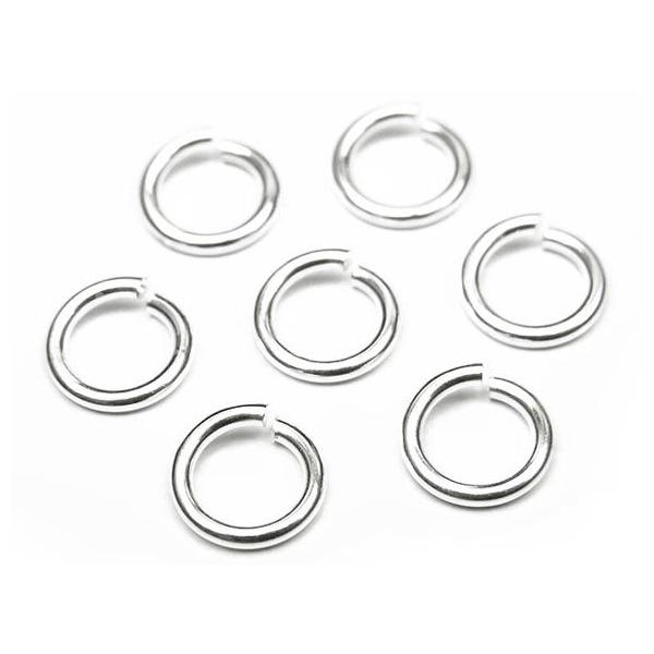 特記すべき項目※表面に細かいキズが見られる場合がございます。材質SILVER925（シルバー925・スターリングシルバー）サイズ外径約5.0mm（±0.3mm）太さ約0.8mm（±0.3mm）関連ワードシルバーパーツ マルカン 丸環 接続パ...