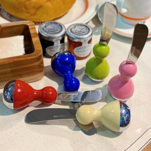 サイズ/約幅4×奥行4×高さ14cm内容量/1個材質/18‐0ステンレス、ASB樹脂種類/ブルー、グリーン、アイボリー、レッド、ピンク生産国/中国製食器洗い乾燥機/使用不可●自立するバターナイフです。●ころんとしたフォルムが可愛いです。●カ...