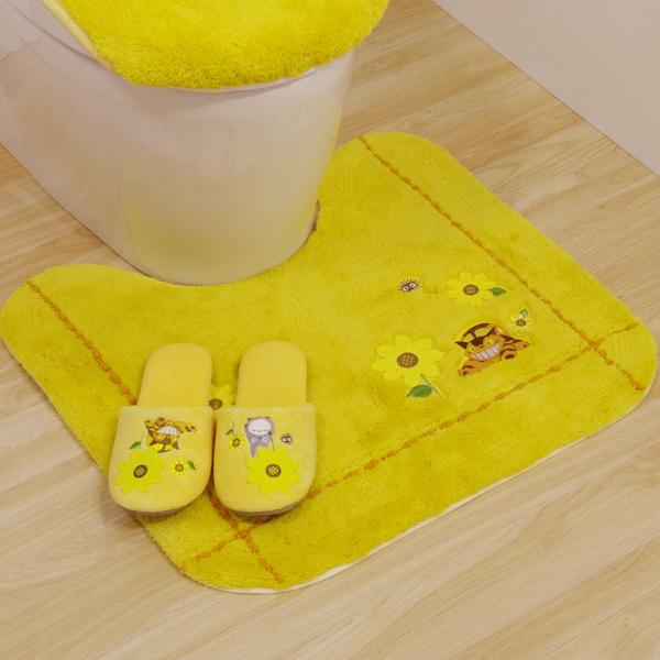 サイズ/約横60×縦58cm内容量/1枚材質/アクリル100％（吸水素材）生産国/インドネシア製洗濯/洗濯機使用可能（ドラム式不可）乾燥機/使用不可床暖房/ホットカーペット/非対応滑り止め/加工あり●ネコバスの刺繍とアップリケが可愛いトイレ...