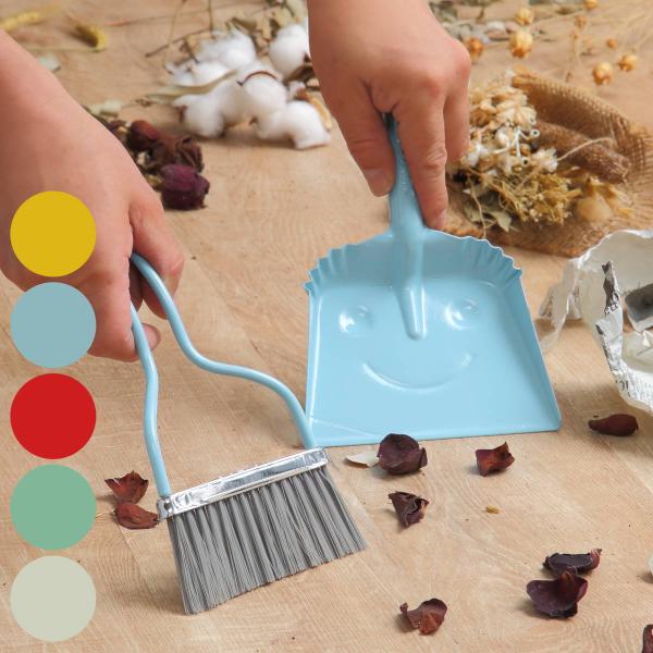 サイズ/約横14×縦21cm内容量/ほうき1本、ちりとり1個材質/スチール種類/アイボリー、ミントグリーン、レッド、サックスブルー、イエロー生産国/中国製●いつでもゴミを笑顔で受け入れてくれる、遊び心のあるほうきとちりとりのセットです。●ミ...