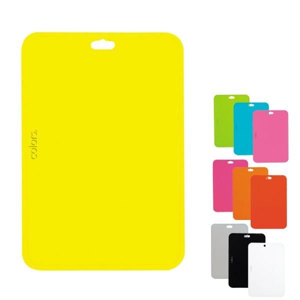 Ag銀抗菌剤入りで衛生的にご使用頂けるちょっと大きめのまな板です。シート状なので、ご家庭でのご使用はもちろんアウトドアにもおすすめです。切り分けに便利な目盛りが付いています。食器洗い乾燥機もご使用頂けます。豊富なカラー展開なのでお気に入りの...