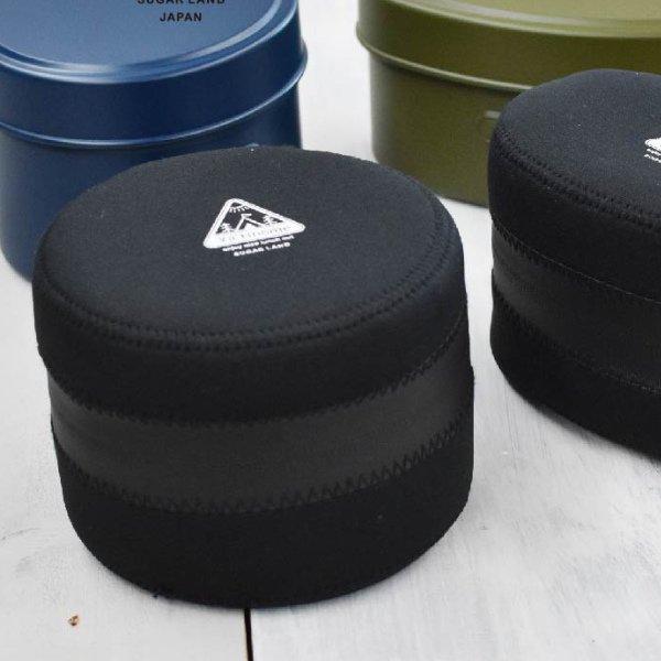 「HANGO」シリーズ商品のランチボックスがぴったり入る専用ポーチです。こちらの商品はラウンド型タイプ専用です。 【商品詳細】サイズ/約高さ9.5cm 直径：約12cm 洗濯機/使用不可 内容量/1個 材質/本体：合成ゴム、ポリエステル、ナ...