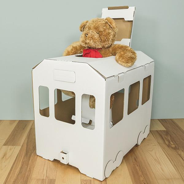 人にも環境にもやさしい段ボールでできた電車です。可動式の正面のドアや天井部分が開いたり運転レバーが動いたりと本格的なつくりです。自由にお絵描きができてお子様の想像力を育みます。お子様が使わなくなった後はリサイクルできます。ノリ、はさみなどは...