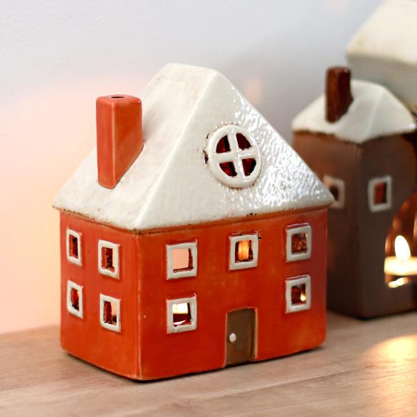 サイズ/約幅13×奥行9.5×高さ15cm重量/約0.6kg内容量/1個材質/陶器生産国/中国製●オブジェとしても飾ってもかわいいキャンドルホルダーです。●キャンドルを灯すと、窓からやさしい光がこぼれます。●リビングや玄関、お庭のインテリア...