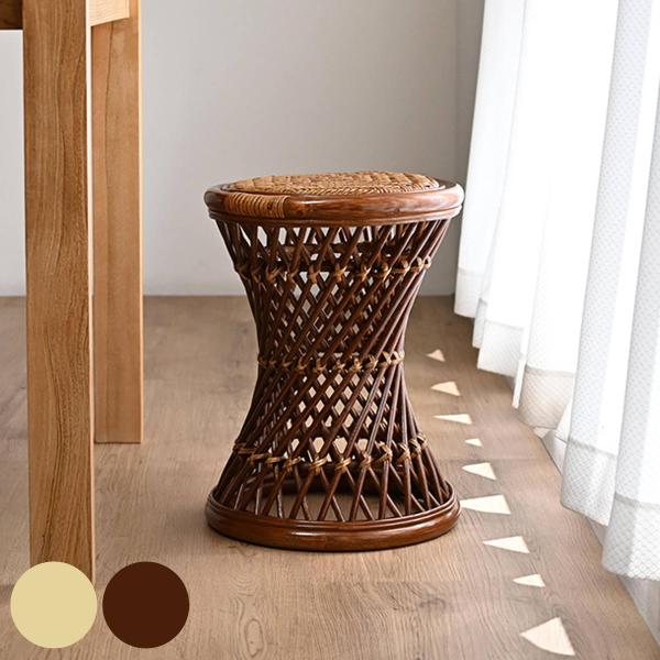 サイズ/約幅33×奥行33×高さ43cm材質/ラタン（籐）、ラッカー塗装種類/ナチュラル、ブラウン生産国/インドネシア製組立状態/完成品●螺旋状に組み上げたスッキリとした美しいデザインのラタンスツールです。●様々な場所になじみ易い自然な風合...