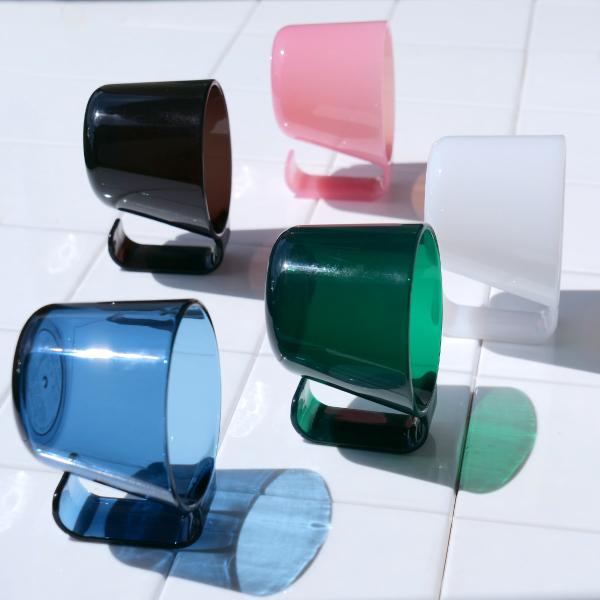 サイズ/約幅8×奥行10×高さ6cm容量/約160ml内容量/1個材質/アクリル樹脂種類/ピンク、ブルー、グリーン、ホワイト、ブラウン生産国/中国製耐熱温度/60度●ハンドルを立てて水切り●フックにかけて水切り●ツヤ感のある清潔な見た目●持...