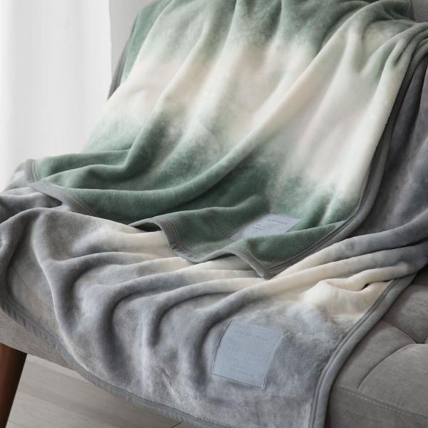 サイズ/約横90×縦70cm重量/約0.3kg内容量/1枚付属品：収納袋、収納箱材質/パイル糸（毛羽部分）：コットン100％地糸：ポリエステル100％種類/カーキ、グレー生産国/日本製洗濯/洗濯機使用可能●「FLOOD OF LIGHT（フ...