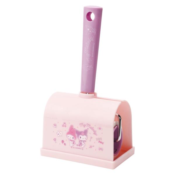 サイズ/約幅11.1×奥行7×高さ19.8cm取替えテープサイズ：約幅8cm芯：約内径3.8cm内容量/1個材質/ハンドル・ローラー芯：ポリプロピレンケース：ABS樹脂ローラー軸：鉄生産国/中国製●ホコリ取りなどに便利なマイメロディの粘着ク...