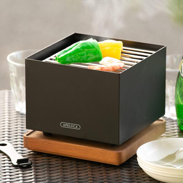 サイズ/約幅18×奥行18×高さ15.4cm 使用時：約幅18×奥行18×高さ18.3cm炭カゴ内寸：直径約15×深さ8cm重量/約2.2kg内容量/1セット（本体、受け皿、炭かご、燃料台、焼き網、ウッドボード、網専用ハンドル、収納袋）材質...